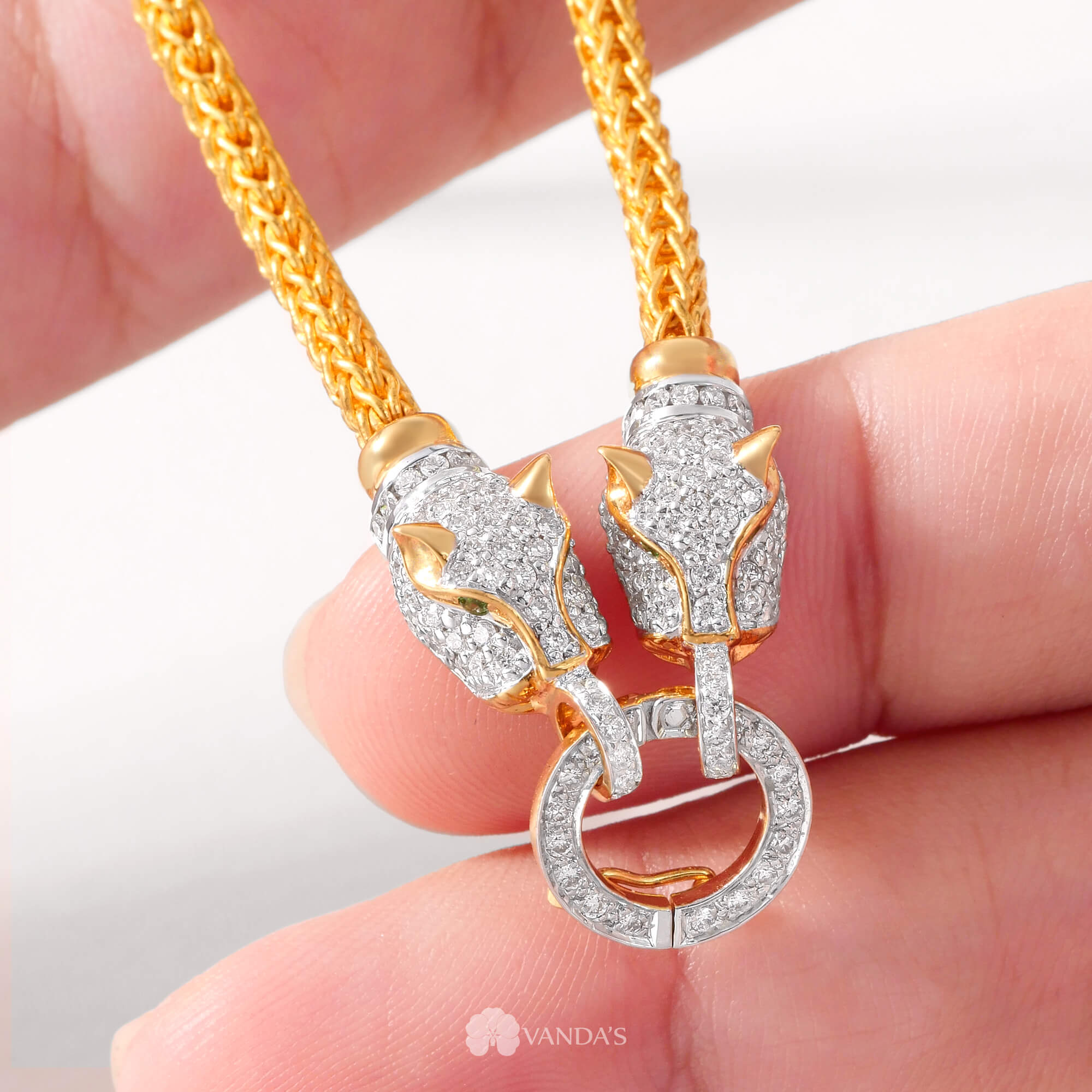 “PANTHER COLLECTION” ชุดเครื่องประดับแห่งผู้นำ